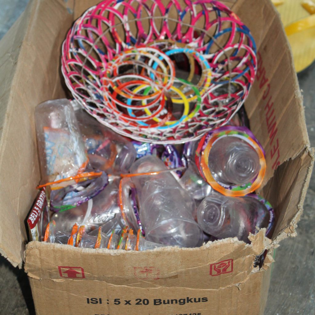 Using Plastic Waste to be Independent: the story of Armin's handicrafts ...